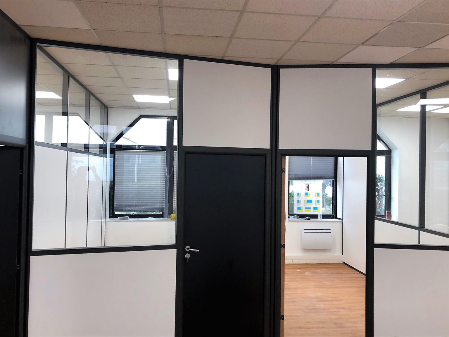 Réalisation : Cloisons semi-vitrées sur allège | Espace Cloisons Alu