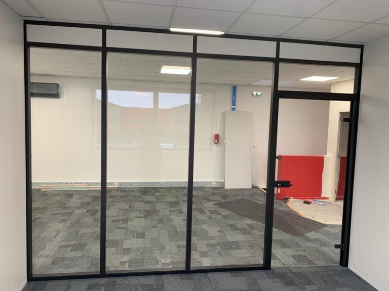 Les cloisons de bureau vitrées toute hauteur | Espace Cloisons Alu