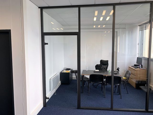 Les cloisons de bureau vitrées toute hauteur | Espace Cloisons Alu